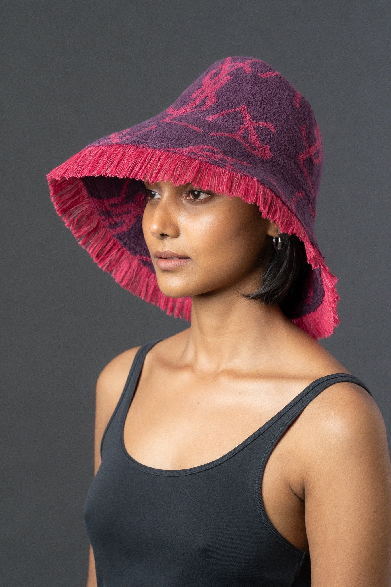 LUXURY FREYA CROP #28 (DESIGNER) MEDIUM – Re/lax Remade